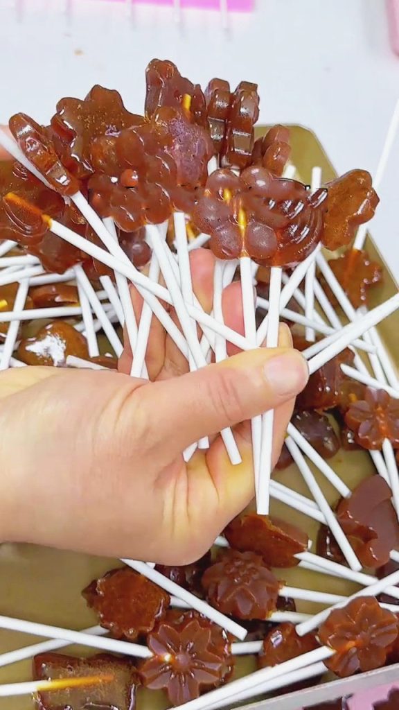 Homemade Pear Lollipops – No-Additive, Crisp & Kid-Loved! - Slice Pizzeria